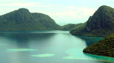 Tun Sakaran Marine Park The Tun Sakaran Marine Park Encompasses Eight